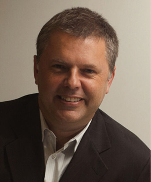 Carlos Bremer: Turning the tables : Revista Pesquisa Fapesp