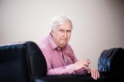 Peter Goddard: The risks of knowledge : Revista Pesquisa Fapesp