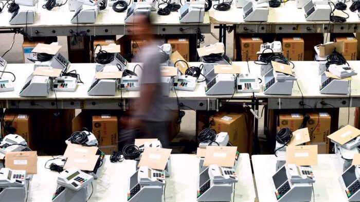 Brazil’s electronic voting machine comes of age : Revista Pesquisa Fapesp